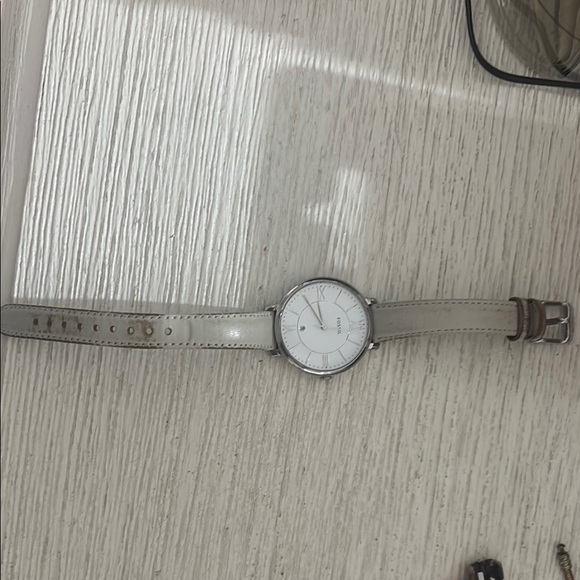 Fossil | Accessories | Fossil White Minimalist Watch With Sleek Design ...